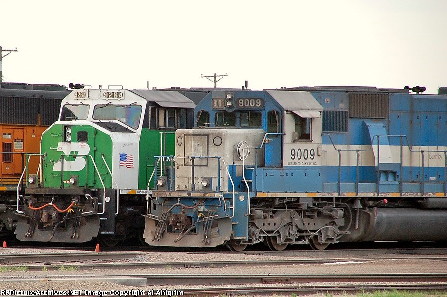 BNSF 9264 & EMDX 9009